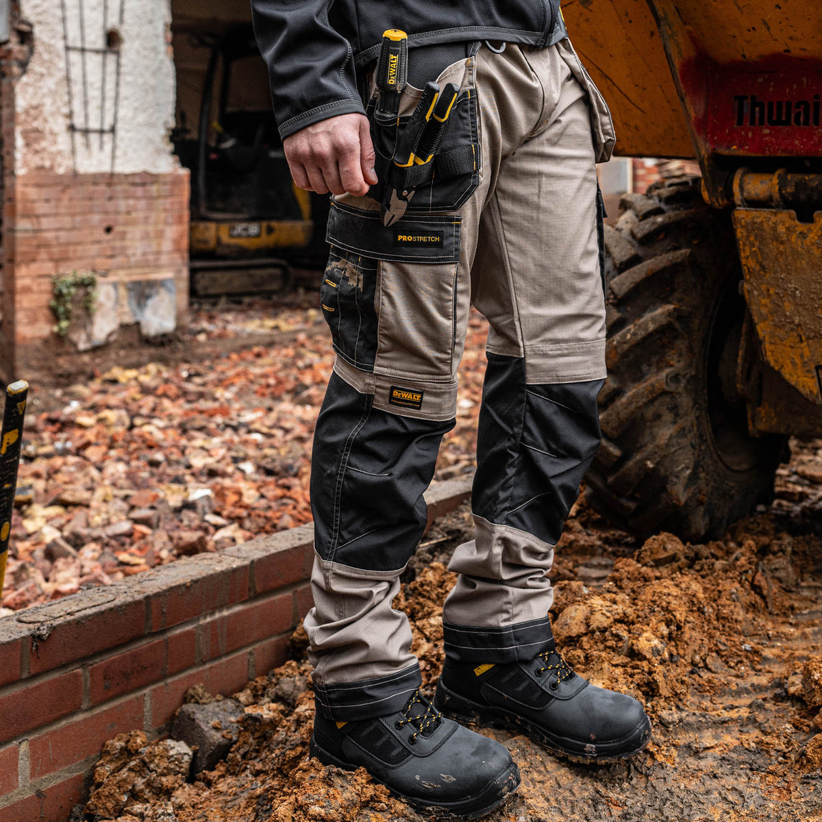 DEWALT Fairhaven Men's Stretch Slim Fit Holster Pocket Work Trousers ...